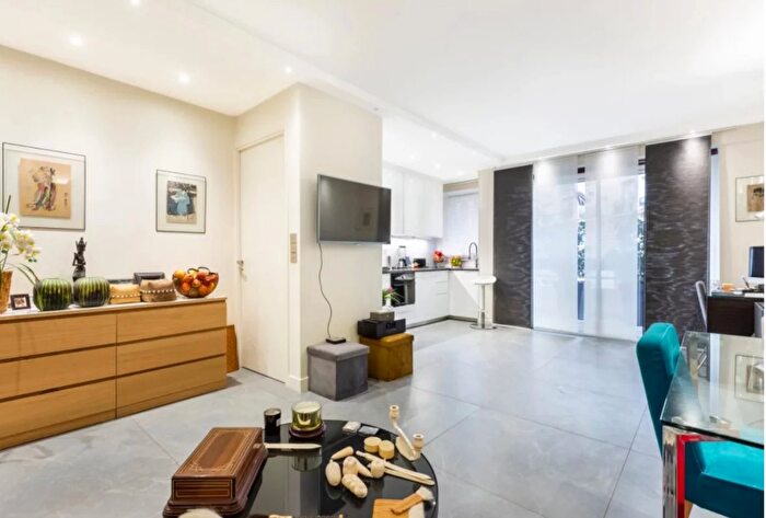 Appartement à vendre - Paris e , Passy, Maison de la Radio, Muette-Sud - 2 pièces - 1 chambre