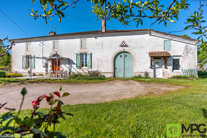 Maison à vendre - Pinel-Hauterive - 8 pièces - 5 chambres