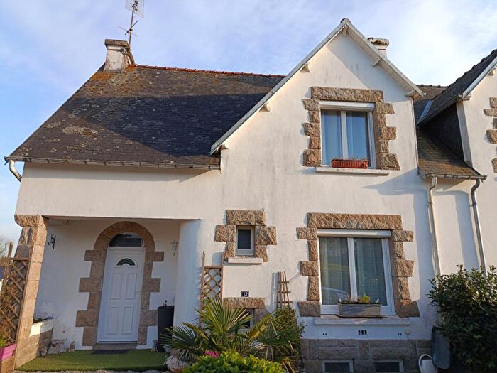 Maison à vendre - Carhaix-Plouguer - 6 pièces - 4 chambres