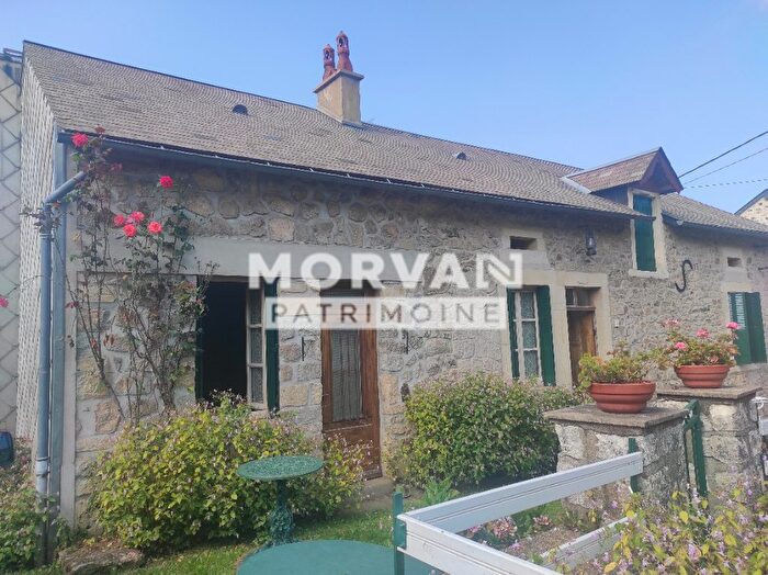 Maison à vendre - Saint-Léger-de-Fougeret - 9 pièces - 4 chambres