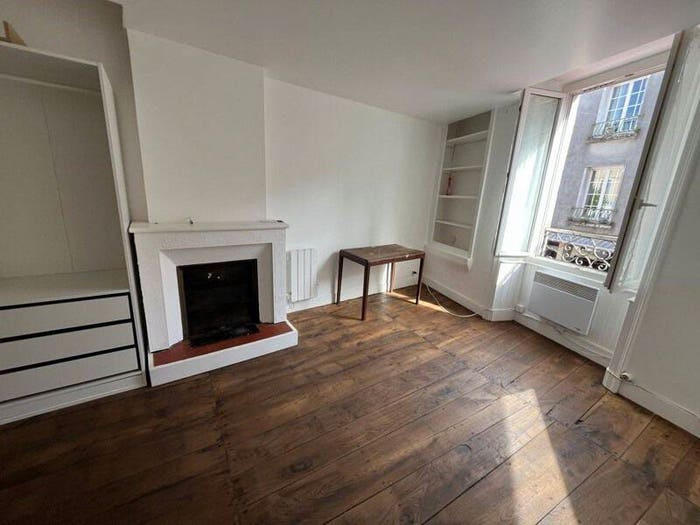 Piégut-Pluviers : Appartement 2 pièces à louer