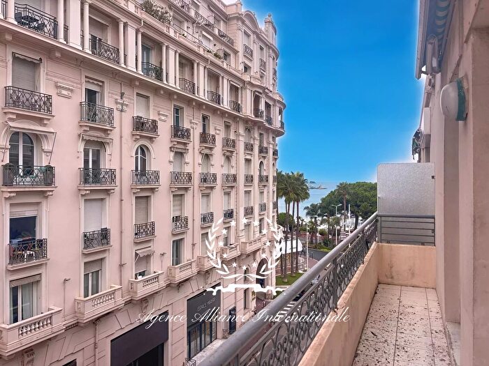 Appartement à vendre - Cannes, Centre-ville - 2 pièces - 1 chambre