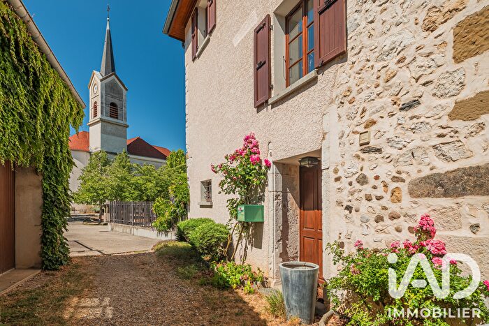 Maison 5 pièces à Saint-Étienne-de-Crossey, à vendre