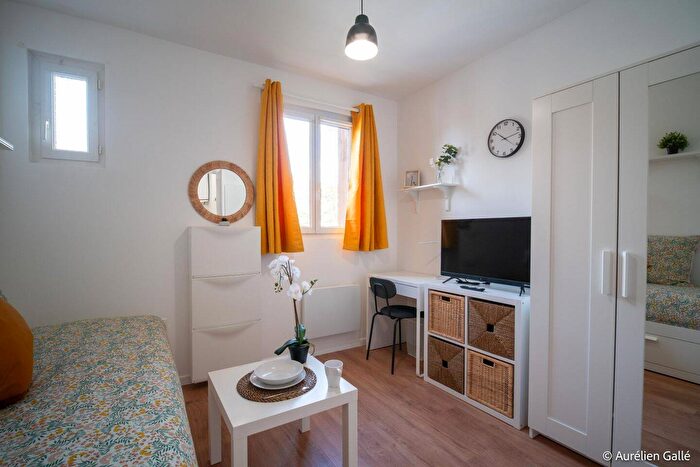 Appartement à louer - Bord de lEau-Zone Industrielle, Villeneuve-le-Roi - 1 pièce