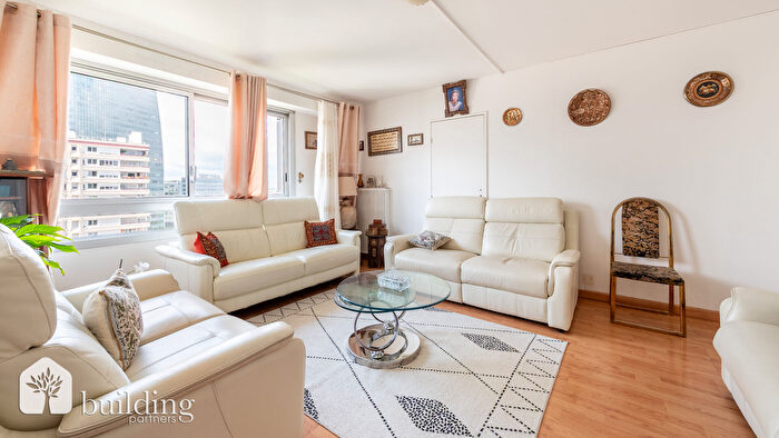 Courbevoie, Gambetta, La Défense : Appartement 4 pièces à vendre