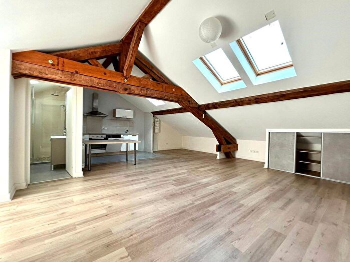 Appartement à louer - Centre Nord, Mâcon - 3 pièces - 2 chambres