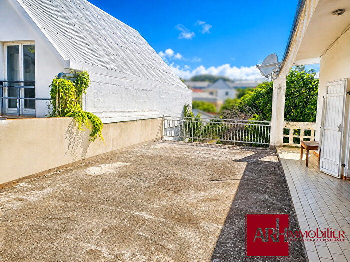 Saint-Pierre, Centre-ville - Maison 3 pièces à vendre