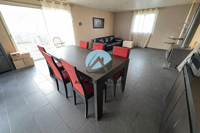 Maison à vendre - Saint-Gilles-de-la-Neuville - 4 pièces - 3 chambres