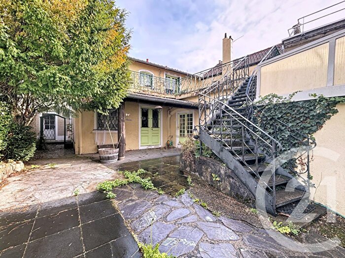 Maison à vendre - Champs-sur-Marne, Centre-ville - 12 pièces - 8 chambres