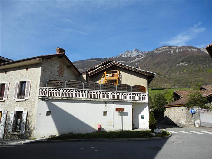 Maison à louer - Le Touvet - 3 pièces - 2 chambres