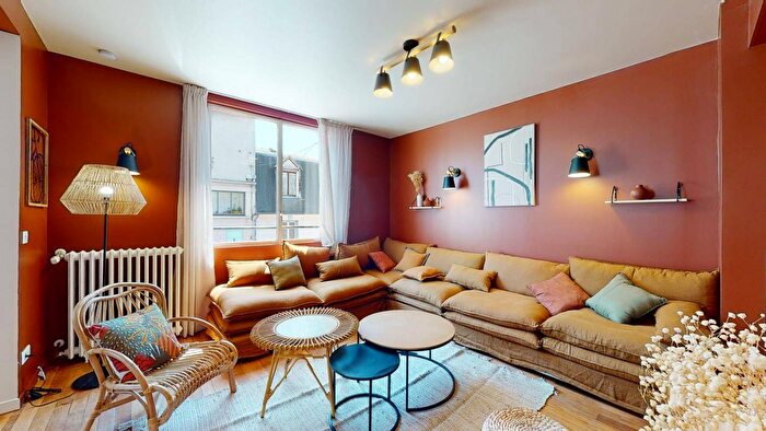 Centre Ville-Jean Moulin-Beaumont, Montreuil : Appartement 15 pièces à louer