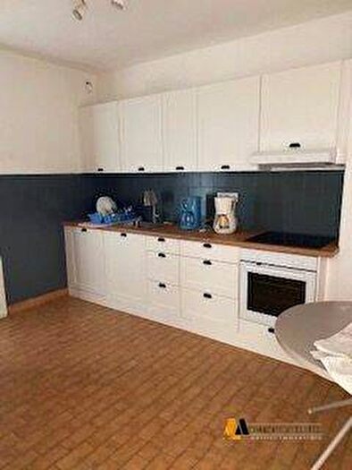 Appartement à louer - Sud, Pézenas - 5 pièces - 4 chambres