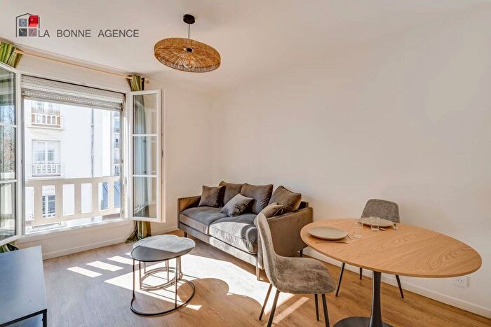 Appartement à louer - Centre-Voltaire, Asnières-sur-Seine - 2 pièces - 1 chambre