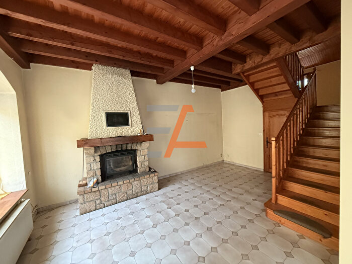 Maison à vendre - Saint-Julien-Chapteuil - 5 pièces - 3 chambres