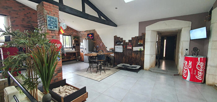 Maison à vendre - Tonnay-Charente - 8 pièces - 5 chambres