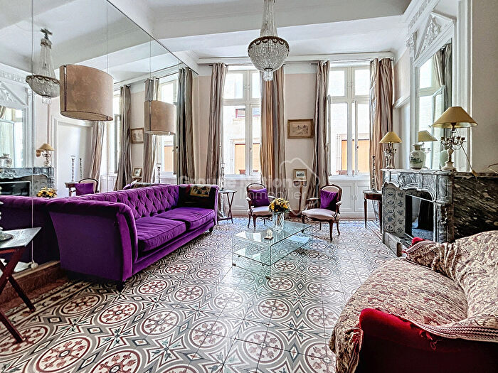 Appartement à vendre - Nîmes, Ecusson, Arènes - 4 pièces - 2 chambres