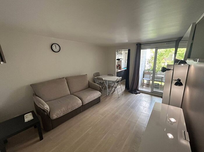 Appartement à louer - Clichy-Trinité, Paris ème arrondissement - 1 pièce