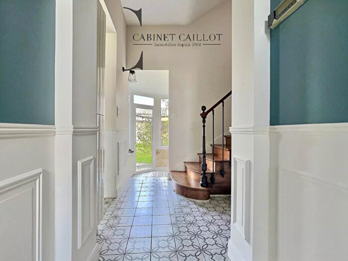 Maison à vendre - Saintes, Centre-ville - 11 pièces - 6 chambres