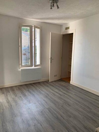 Appartement à louer - Saint Ausone-Saint Martin-Saint Gelais, Angoulême - 2 pièces - 1 chambre
