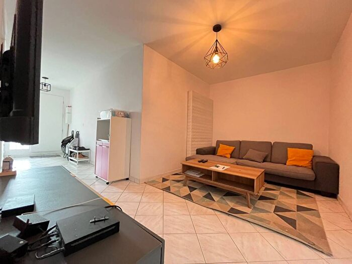 Appartement à louer - Reste des Chenes-Le Ponceau, Cergy - 6 pièces - 5 chambres