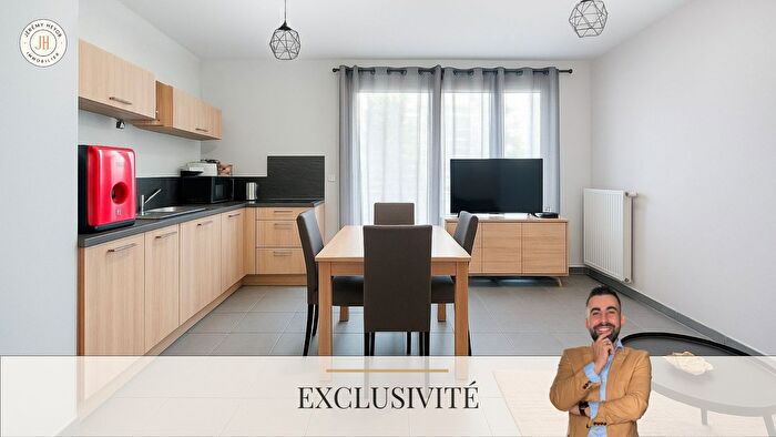 Appartement à vendre - Saint-Priest - 3 pièces - 2 chambres