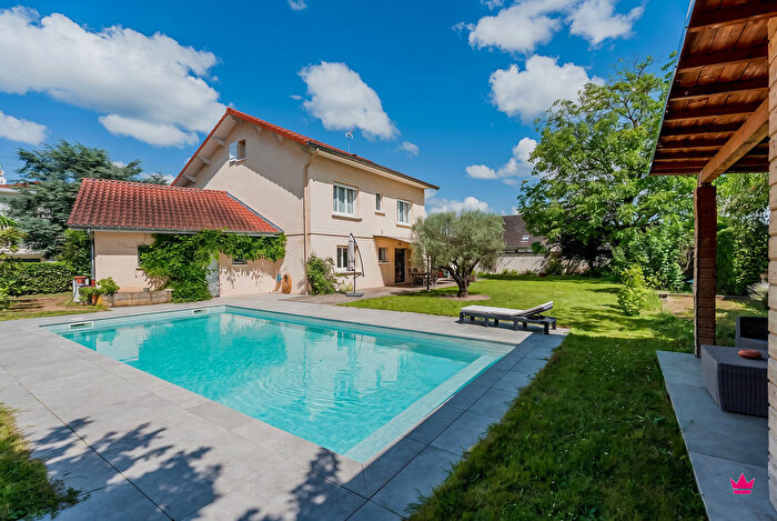 Maison 7 pièces à Jonage, à vendre