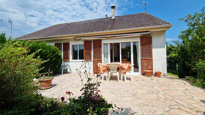 Maison 5 pièces à vendre à Pierres