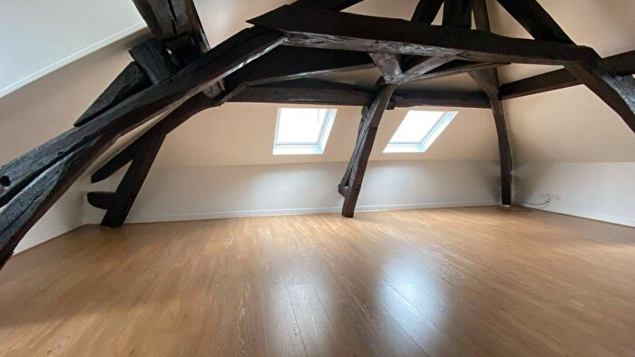 Appartement 3 pièces à louer à République-Gare-Porte de Paris, Saint-Denis