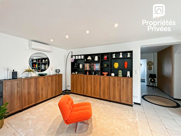 Maison 7 pièces à Saint-Loubès, à vendre