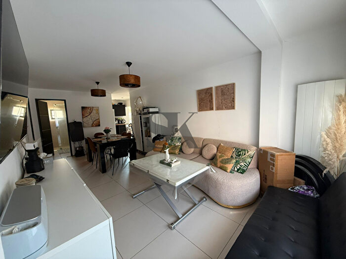 Appartement à vendre - Aubagne, Passons, Verdun - 3 pièces - 2 chambres