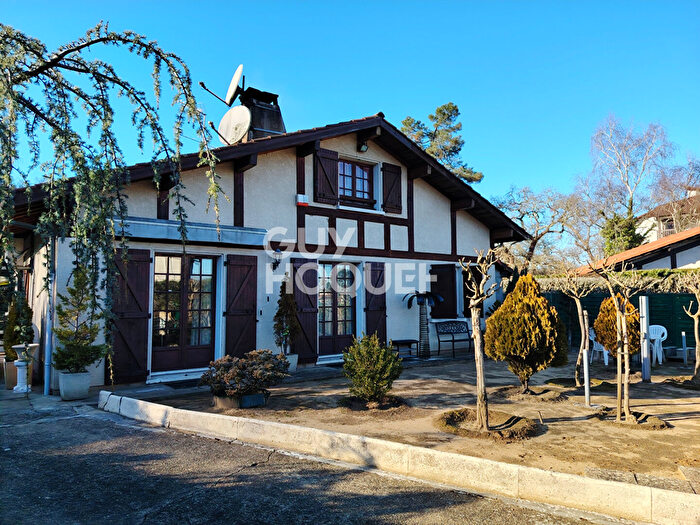 Maison à vendre - Saint-Pierre-du-Mont - 5 pièces - 4 chambres