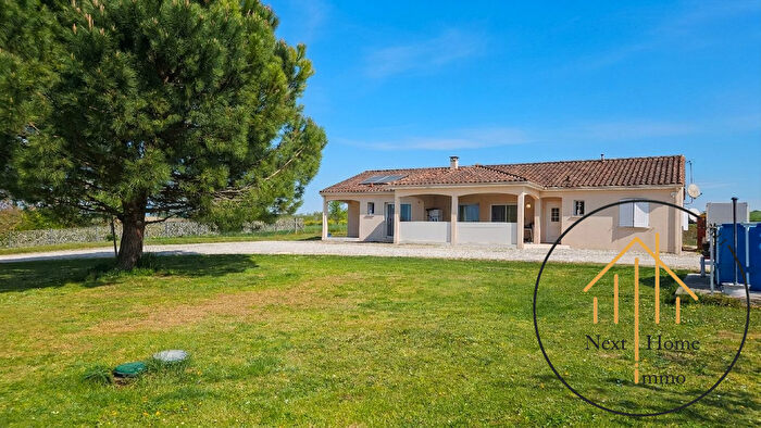 Maison 8 pièces à Saint-Quentin-de-Chalais, à vendre