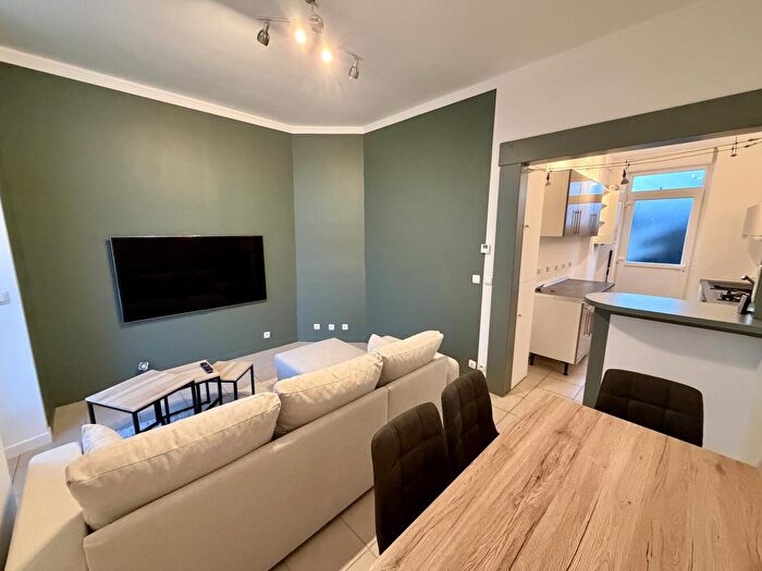 Appartement à louer - Château-Landon - 2 pièces - 1 chambre