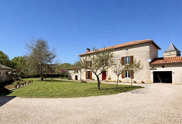 Maison 7 pièces à vendre à Sainte-Soline