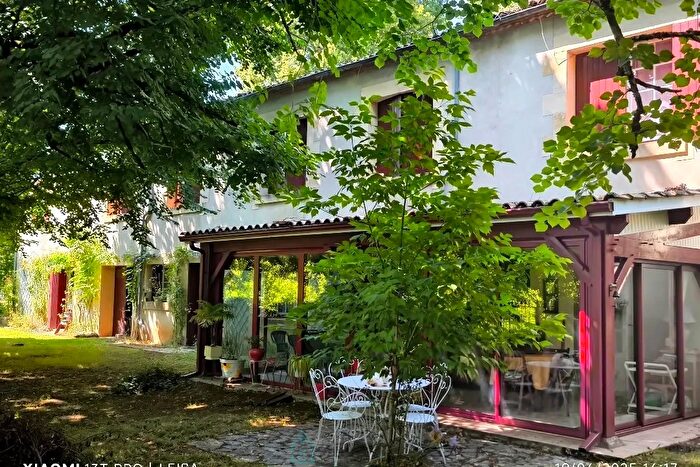 Maison à vendre - Mouleydier - 10 pièces - 6 chambres