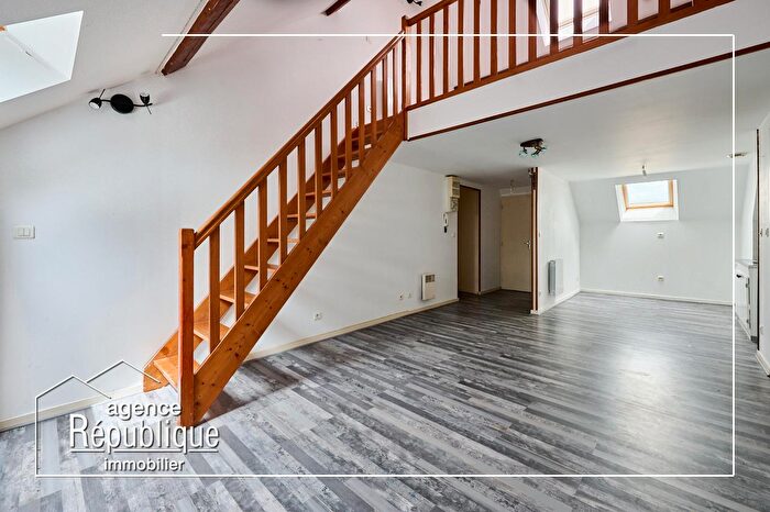 Appartement à louer - Nuits-Saint-Georges - 2 pièces - 1 chambre