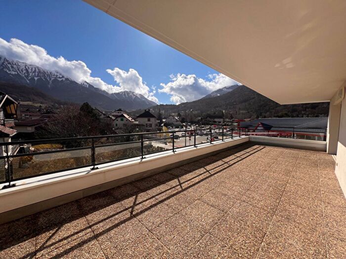 Appartement à louer - Faverges-Seythenex - 4 pièces - 3 chambres