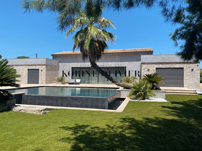 Maison à vendre - Cogolin - 8 pièces - 5 chambres