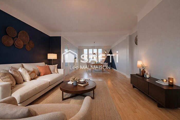 Appartement à vendre - Lisieux, Centre-ville - 4 pièces - 2 chambres