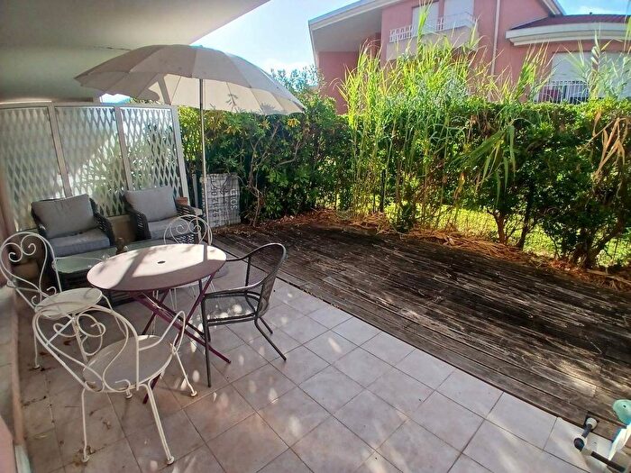 Appartement à louer - Pont du Lys-Antibes les Pins - 2 pièces - 1 chambre