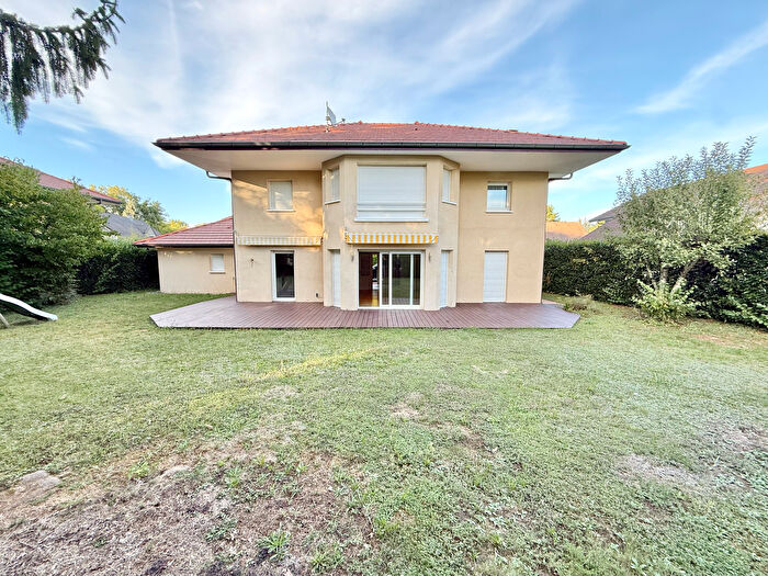 Maison à vendre - Saint-Genis-Pouilly - 6 pièces - 5 chambres