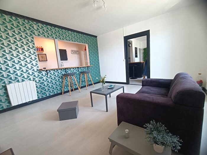 Maison 3 pièces à Fleuré, à vendre