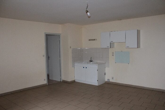 Appartement à louer - Aubigné-Racan - 2 pièces - 1 chambre