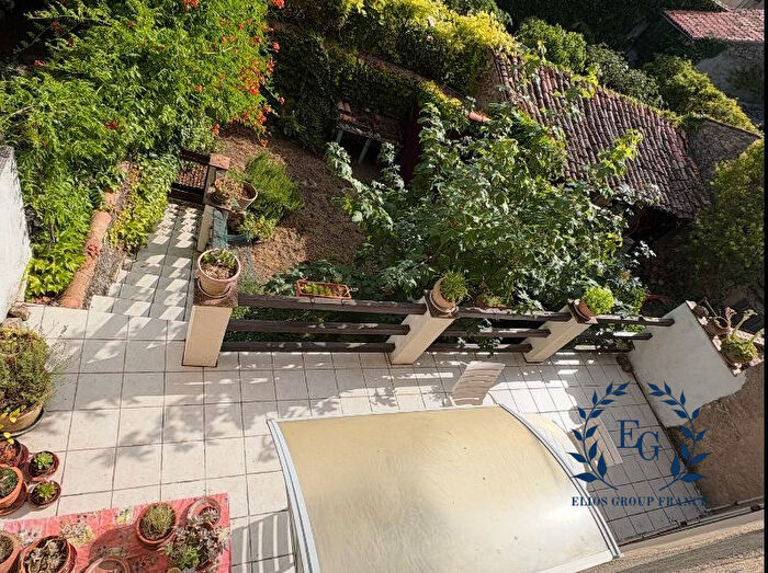 Varages : Maison 8 pièces à vendre