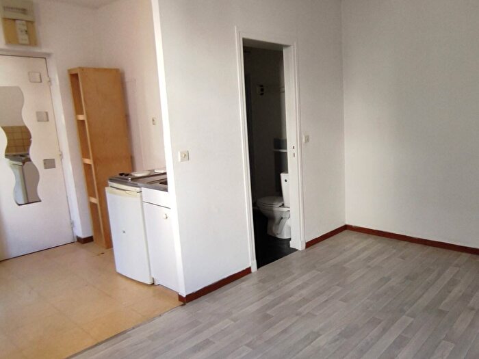 Appartement à louer - Cernay Jamin-Jean Jaurès-Epinettes, Reims - 1 pièce