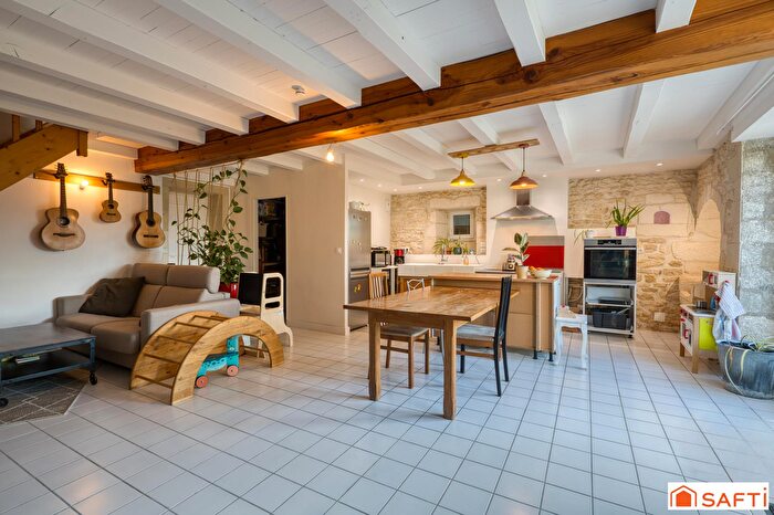 Saint-Porchaire : Maison 7 pièces à vendre