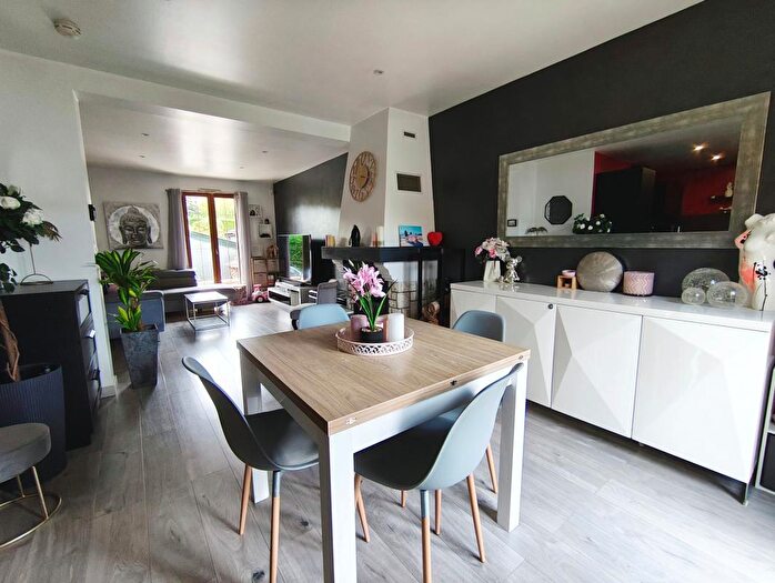 Maison à vendre - Épône - 5 pièces - 4 chambres