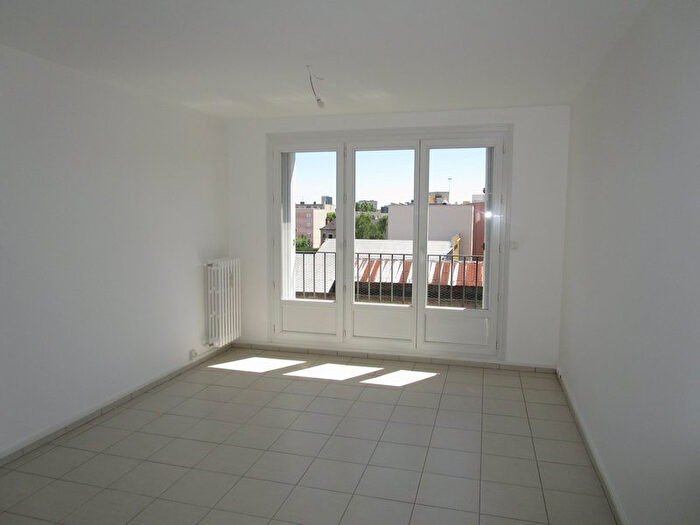 Appartement à louer - Dijon, Drapeau, Maladière - 3 pièces - 2 chambres