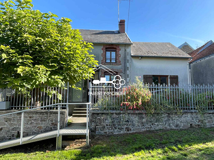 Maison à vendre - Saint-Agnant-de-Versillat - 5 pièces - 3 chambres