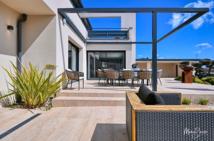 Maison à vendre - Thurins - 8 pièces - 5 chambres